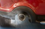 Trucos para eliminar humo azul de mi auto | Autolab