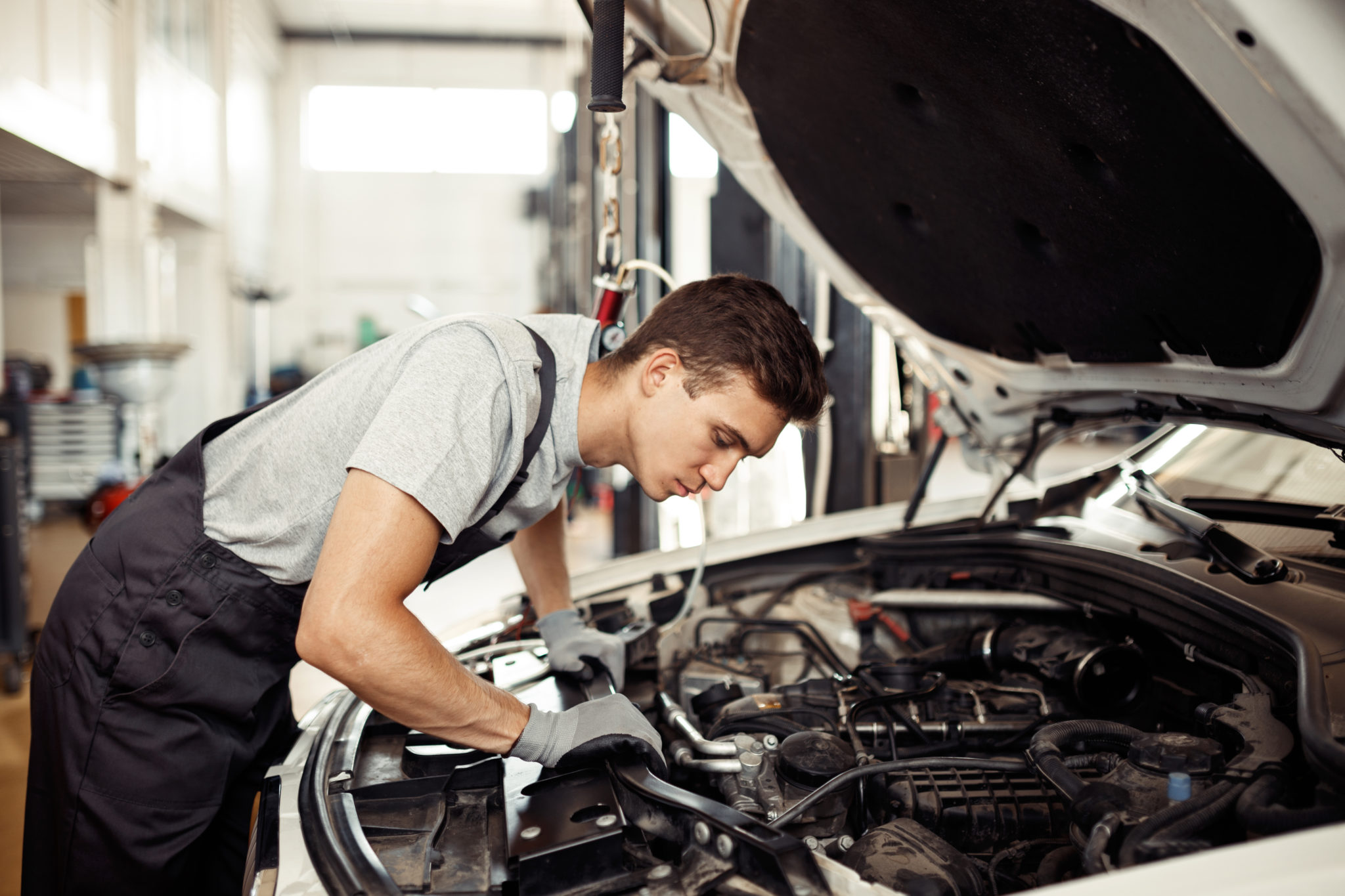 ¿Por qué Parpadea el Check Engine? Descubre las Razones – Autolab
